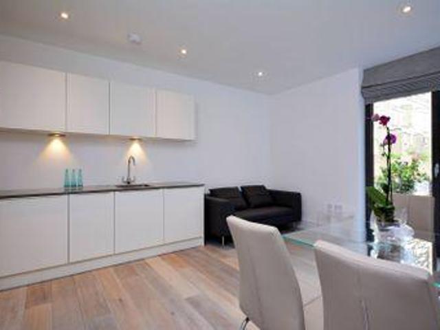 1 Bedrooms Flat for rent in Hamlet Gardens, Ravenscourt Park W6