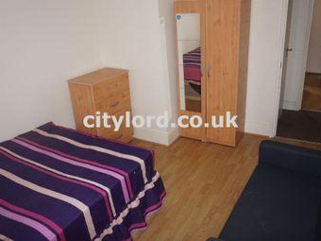 1 Bedrooms Flat for rent in Hamlet´s Way, Mile End E3