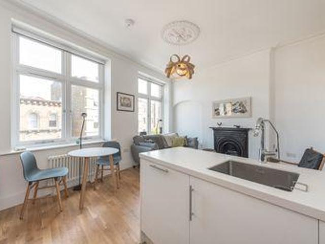 1 Bedrooms Flat for rent in Hampstead High Street, London NW3