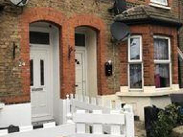 1 Bedrooms Flat for rent in Harvey Road, Ilford IG1