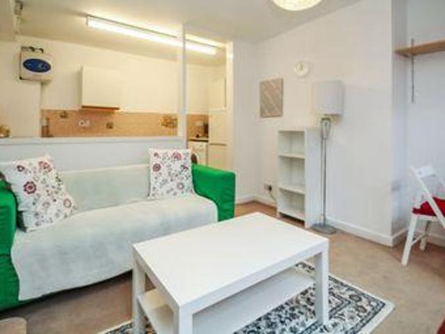 1 Bedrooms Flat for rent in Headingley Avenue, Headingley, Leeds LS6