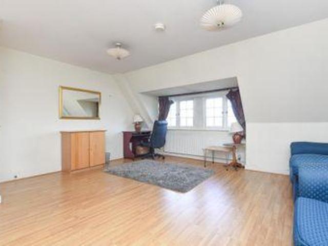 1 Bedrooms Flat for rent in Heathview Court, Golders Green NW11