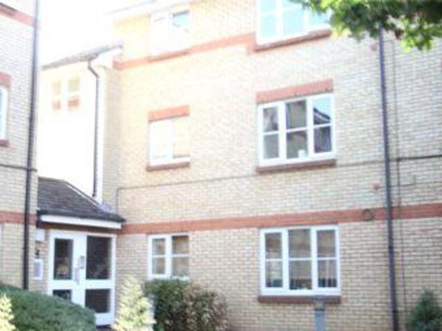 1 Bedrooms Flat for rent in Heddington Grove, London N7