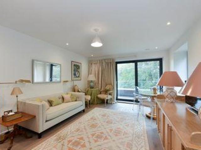 1 Bedrooms Flat for rent in Henry Chester Buildings, Putney SW15