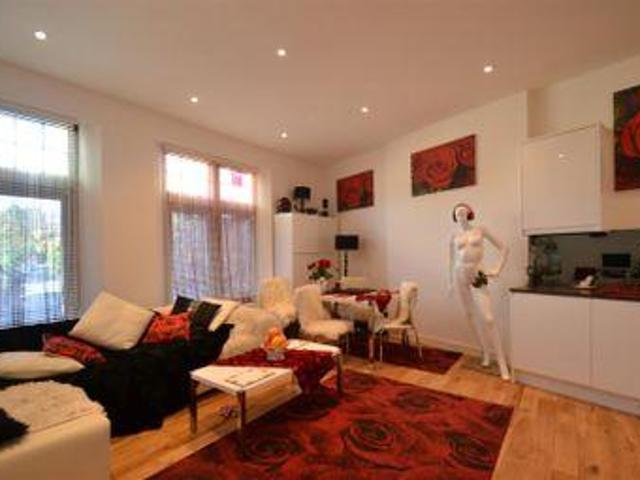 1 Bedrooms Flat for rent in High Street Acton, Acton W3