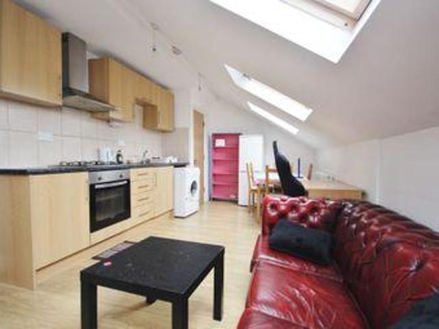 1 Bedrooms Flat for rent in High Street, London SE25