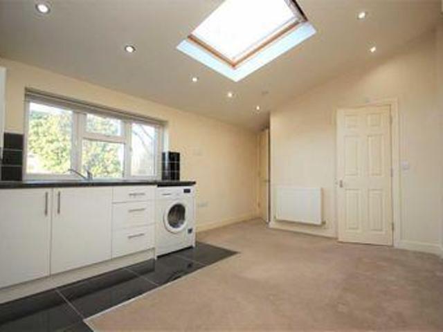 1 Bedrooms Flat for rent in Highams Lodge Business Centre, Blackhorse Lane, London E17