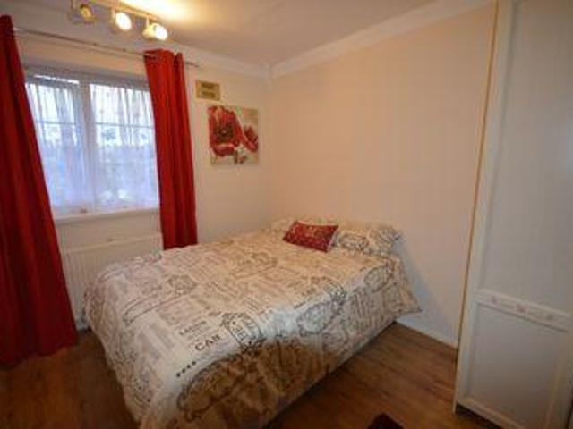 1 Bedrooms Flat for rent in Hilary Road, Shepherds Bush W12