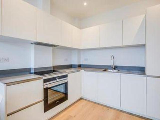 1 Bedrooms Flat for rent in Imperial Drive, Harrow HA2
