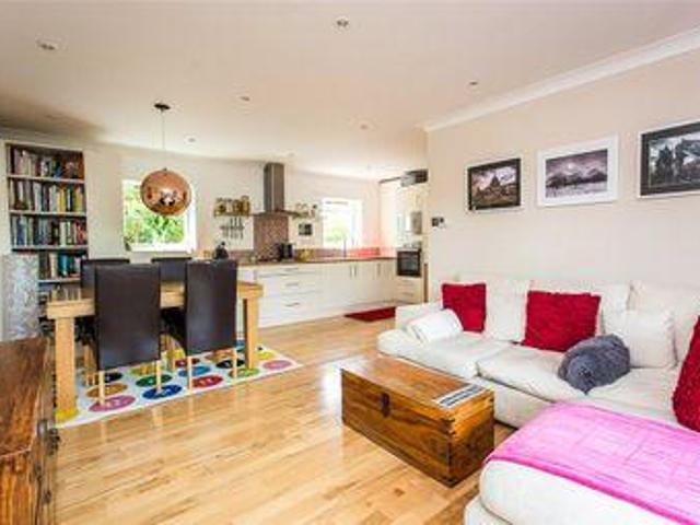1 Bedrooms Flat for rent in Iris Court, Briant Street, New Cross, London SE14