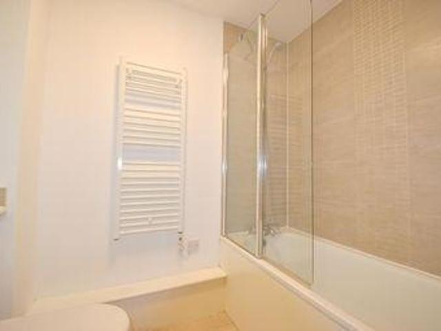 1 Bedrooms Flat for rent in Jefferson House, Park Lodge Avenue, West Drayton UB7