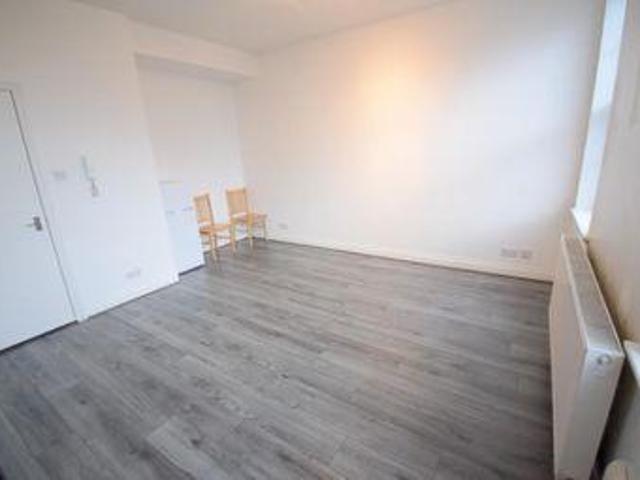 1 Bedrooms Flat for rent in Oak House, High Street, Fairlop, London IG6