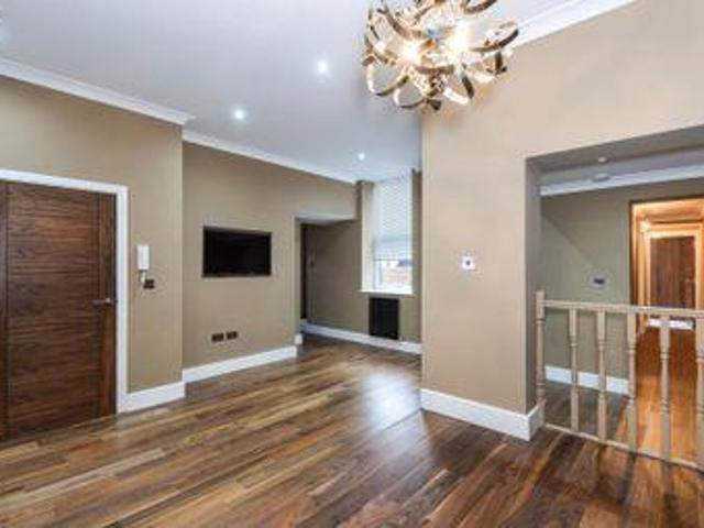 1 Bedrooms Flat for rent in Oaklands Gate, Northwood HA6