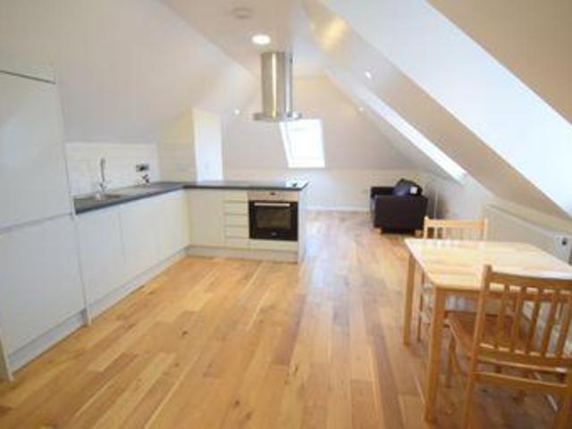 1 Bedrooms Flat for rent in Old Park Rad, Palmers Green, London N13