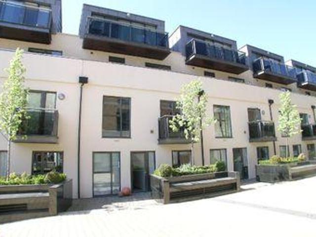1 Bedrooms Flat for rent in Old Post Office Walk, Surbiton KT6