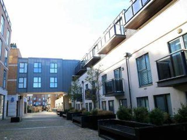 1 Bedrooms Flat for rent in Old Post Office Walk, Surbiton KT6