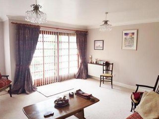 1 Bedrooms Flat for rent in Orchard Brae Avenue, Edinburgh EH4