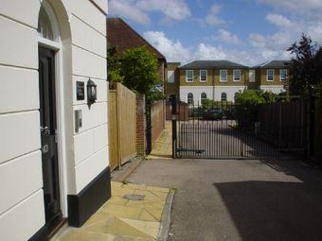 1 Bedrooms Flat for rent in Orchard Street, Canterbury CT2