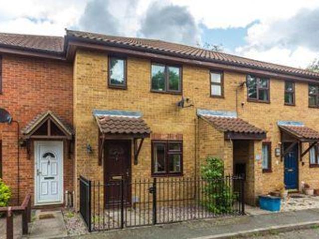 1 Bedrooms Flat for rent in Osprey Close, London E11