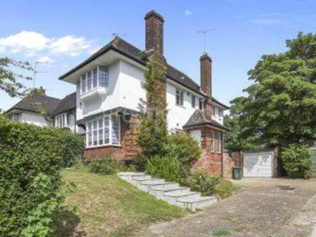 1 Bedrooms Flat for rent in Ossulton Way, Hampstead Garden Suburb, London N2