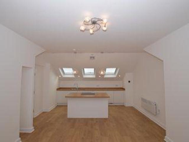 1 Bedrooms Flat for rent in Otley Road, Leeds LS16