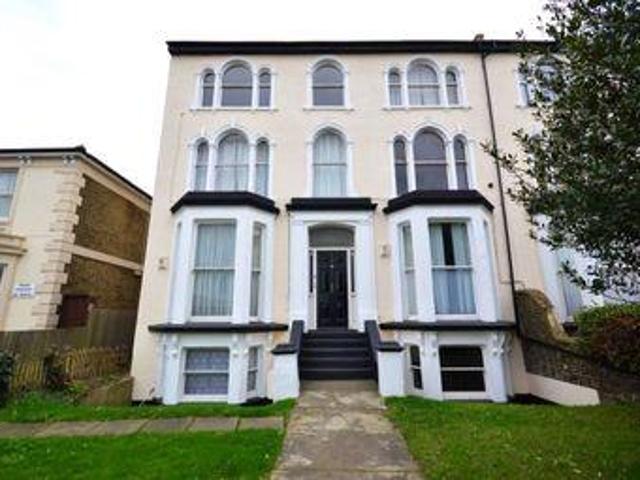 1 Bedrooms Flat for rent in Overcliffe, Gravesend DA11
