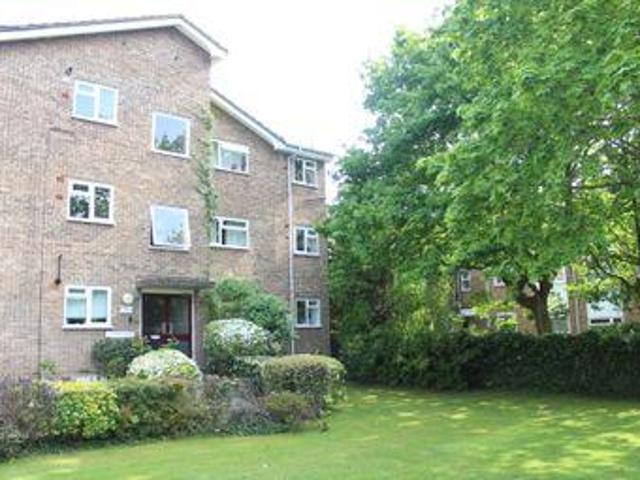 1 Bedrooms Flat for rent in Lovelace Gardens, Surbiton KT6