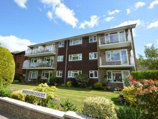 1 Bedrooms Flat for rent in Lovelace Gardens, Surbiton KT6