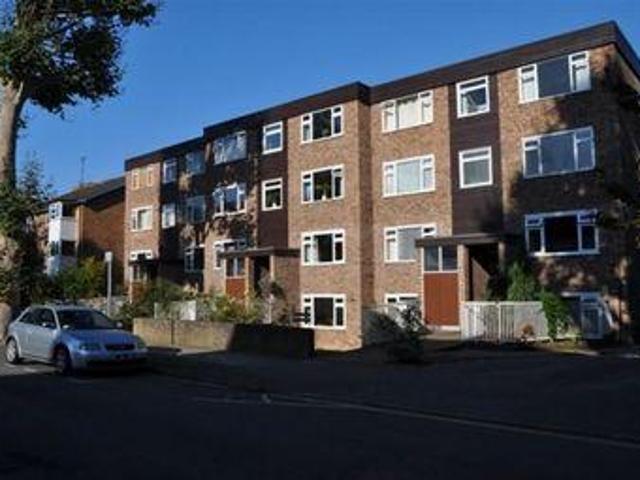 1 Bedrooms Flat for rent in Lovelace Road, Surbiton KT6