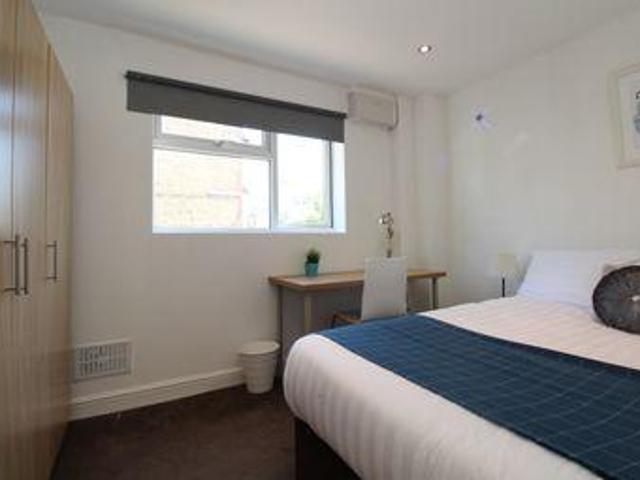 1 Bedrooms Flat for rent in Lower Richmond Road, London SW15