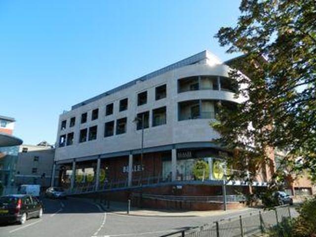 1 Bedrooms Flat for rent in Lower Tanbridge Way, Horsham RH12