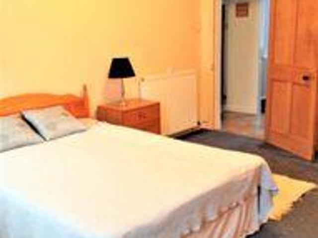 1 Bedrooms Flat for rent in Loaning Road, Restalrig, Edinburgh EH7