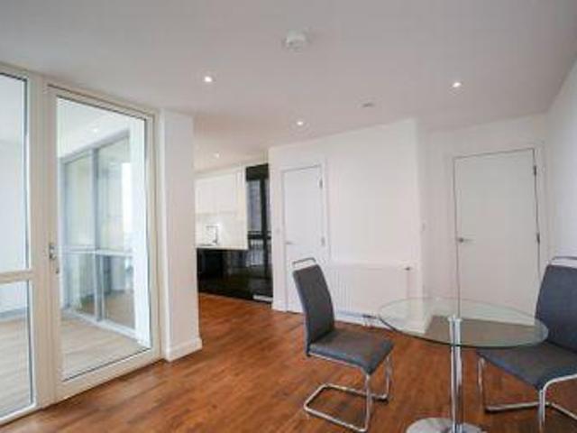 1 Bedrooms Flat for rent in London, London E14