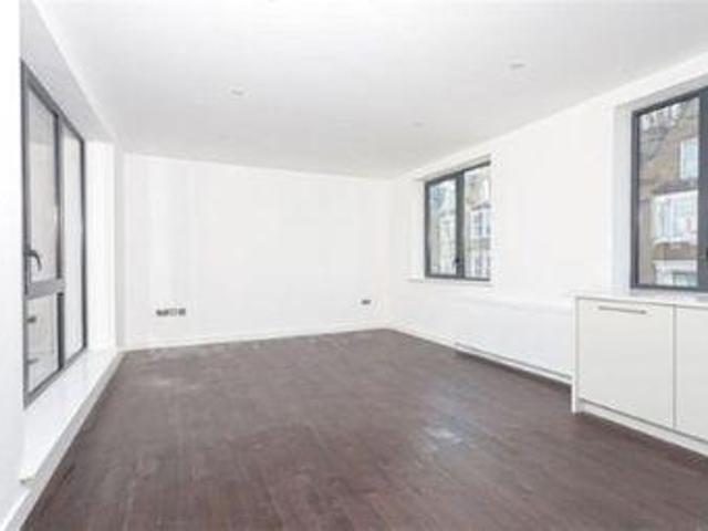 1 Bedrooms Flat for rent in London SE18