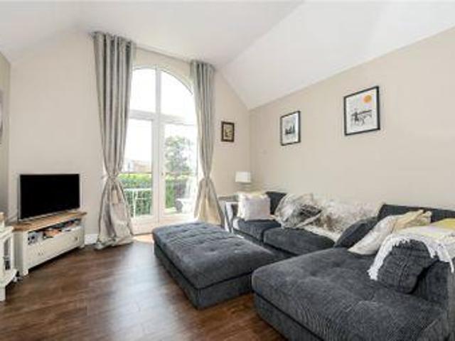 1 Bedrooms Flat for rent in Lord Raglan House, 132 St. Leonards Road, Windsor, Berkshire SL4