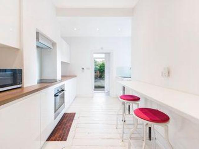1 Bedrooms Flat for rent in Lavenham Road, Southfields SW18
