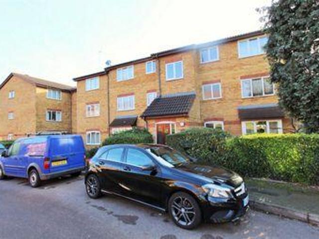 1 Bedrooms Flat for rent in Laburnum Close, Friern Barnet N11