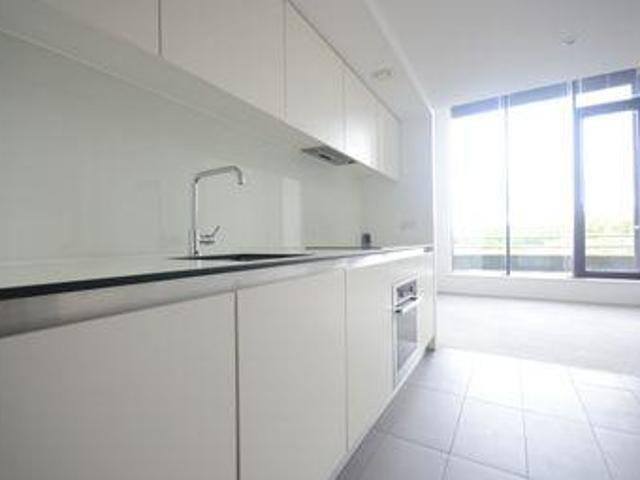1 Bedrooms Flat for rent in Lake Shore Drive, Bristol BS13