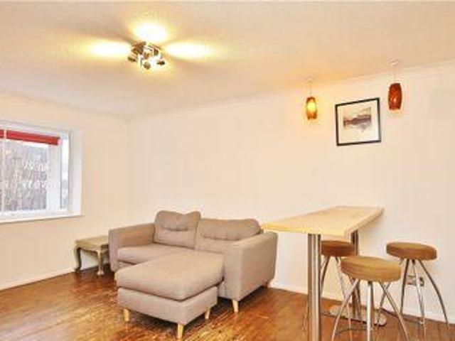 1 Bedrooms Flat for rent in Lambeth Court, Frogmore, London SW18