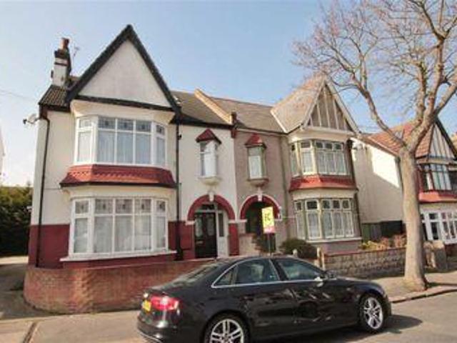 1 Bedrooms Flat for rent in Leigh Hall Road, Leigh On Sea, Essex SS9