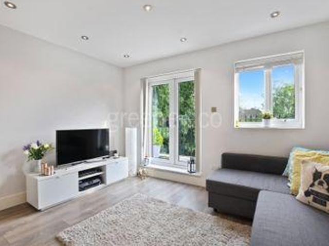 1 Bedrooms Flat for rent in Lily Court, 41 Holden Road, Finchley N12