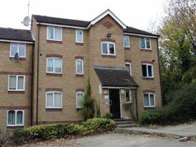 1 Bedrooms Flat for rent in Linnet Way, Purfleet RM19