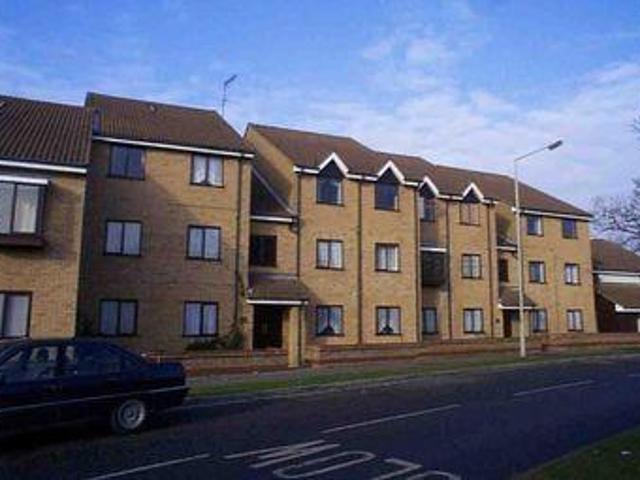 1 Bedrooms Flat for rent in Lion Court, Borehamwood, Herts WD6