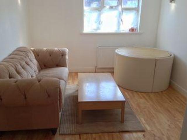 1 Bedrooms Flat for rent in Lionel Road North, Brentford TW8