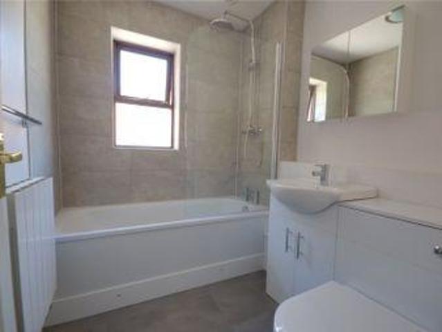 1 Bedrooms Flat for rent in Lumley Road, Horley RH6