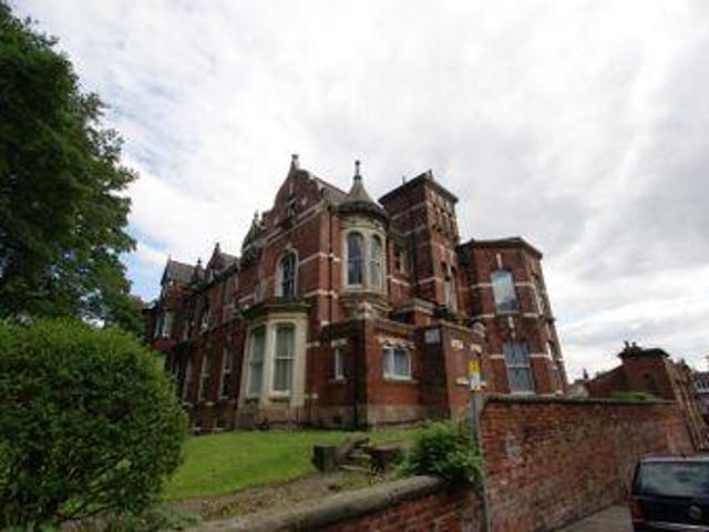 1 Bedrooms Flat for rent in Moorland Road, Hyde Park, Leeds LS6