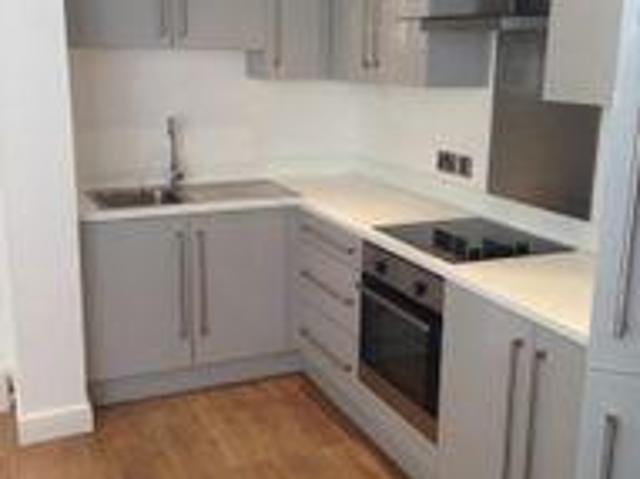 1 Bedrooms Flat for rent in Moorland Road, Leeds LS6