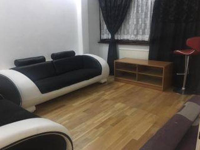 1 Bedrooms Flat for rent in Mortlake Road, Ilford, Essex IG1