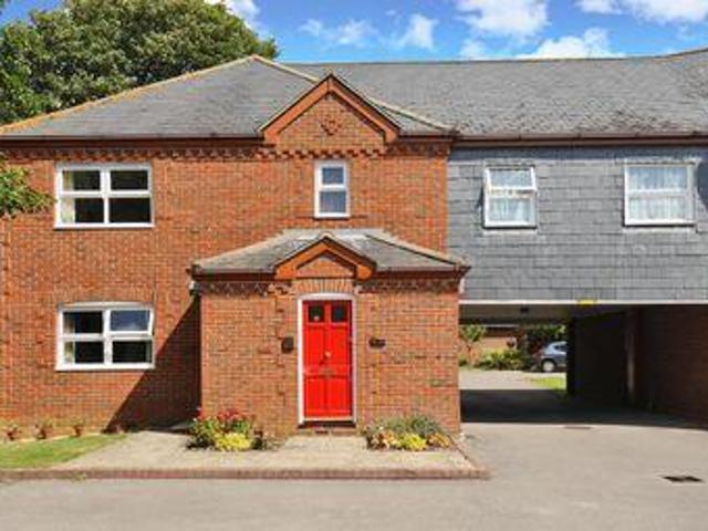 1 Bedrooms Flat for rent in Mayfair Court, Parchment Street, Chichester PO19