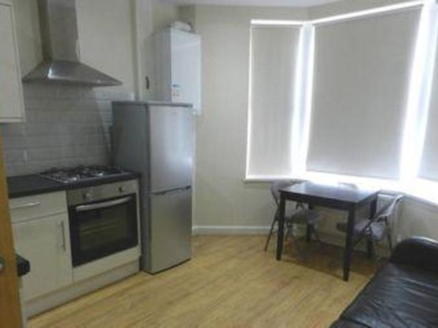 1 Bedrooms Flat for rent in Mackintosh Place, Roath CF24